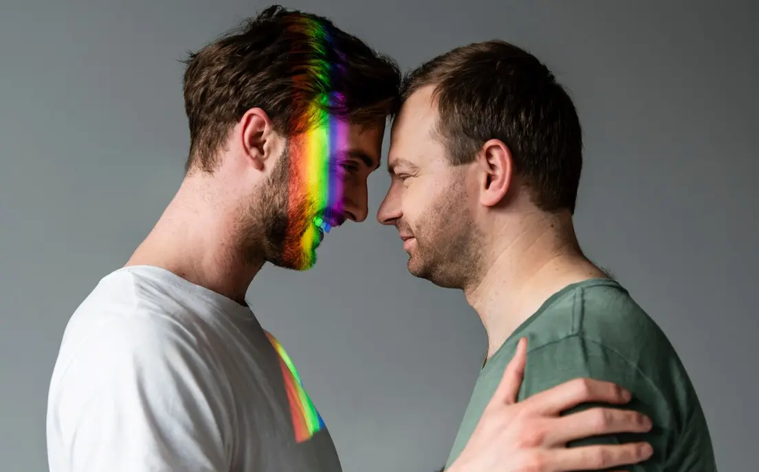 7 Signs Your Boyfriend Is Secretly Gay & How to Catch
