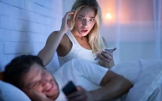 What Apps Do Cheaters Use? 7 Most Popular Hidden Cheating Apps