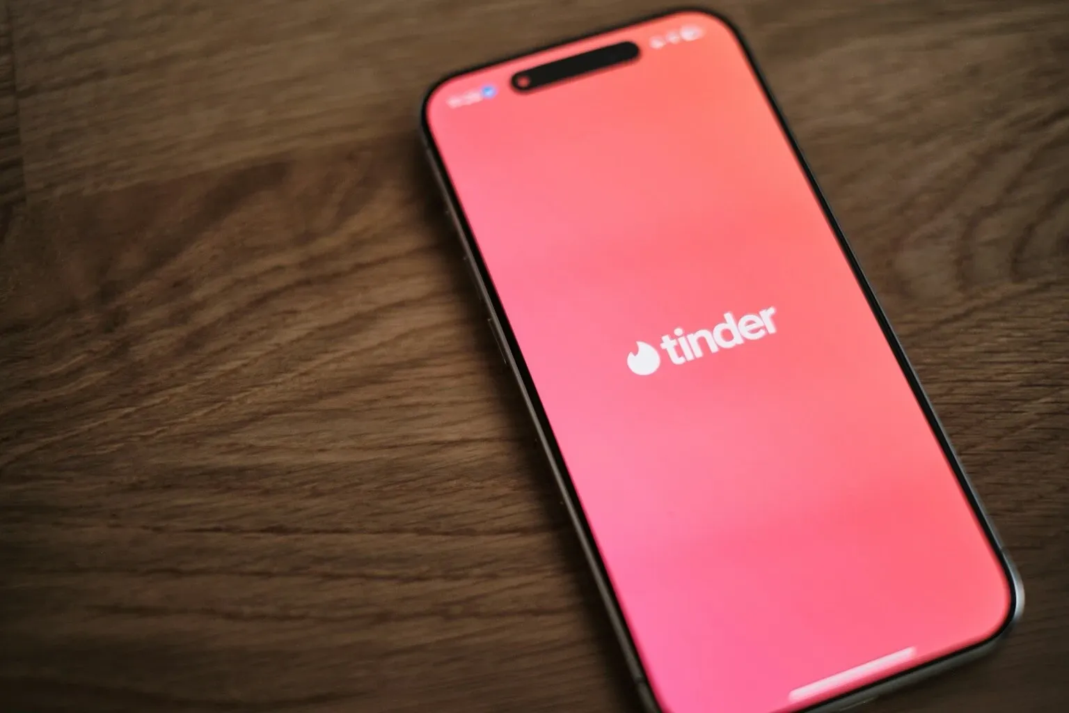 How Can You Check If Someone Is on Tinder? Free & Paid Ways